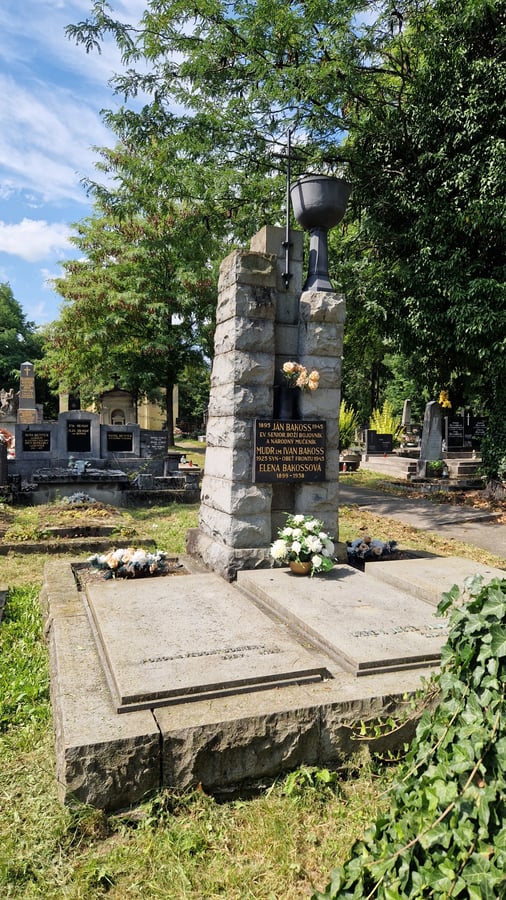 Hrob Ján a Ivan Bakoss - VOJENSKÉ PAMÄTNÍKY - MILITARY MONUMENTS